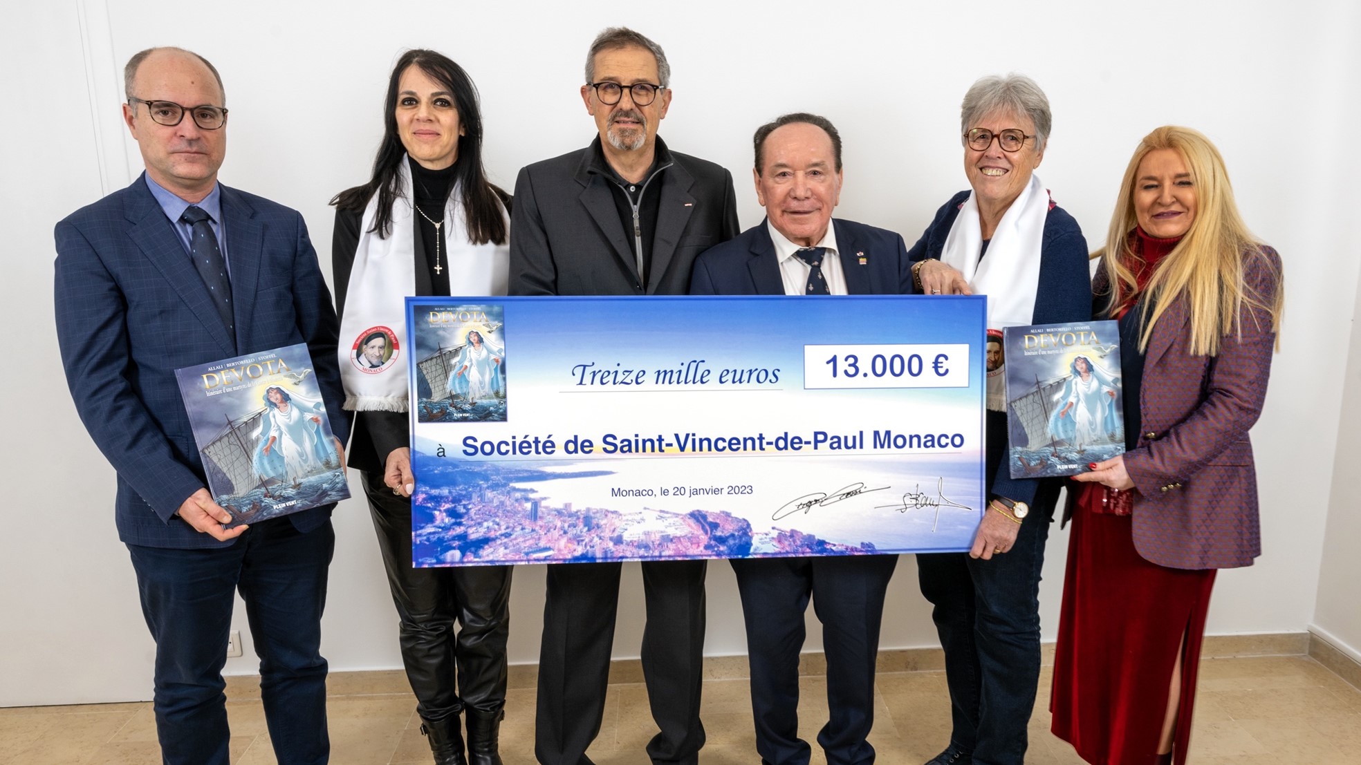 BD « Devota » : un chèque de 13000 euros remis à la Société de Saint ...